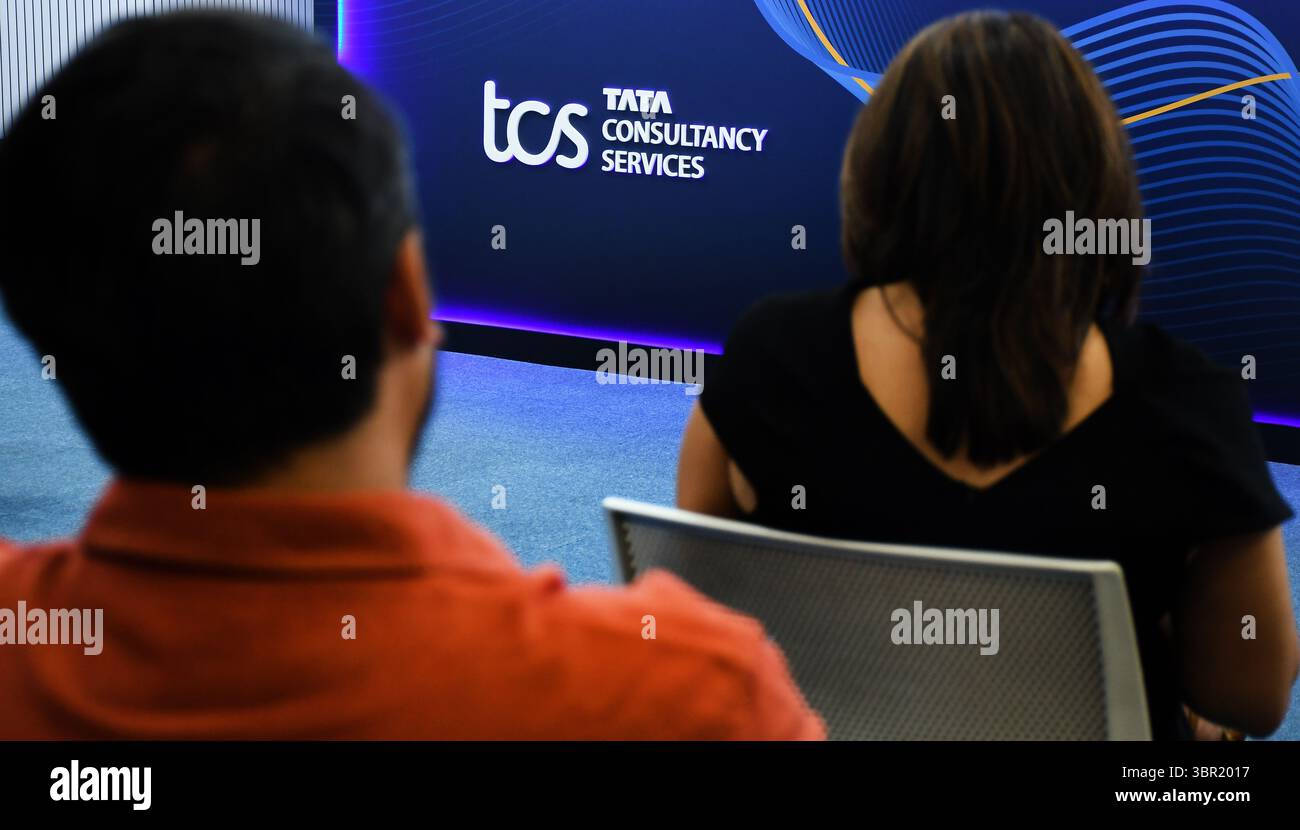 Tcs logo hi-res stock photography and images - Alamy