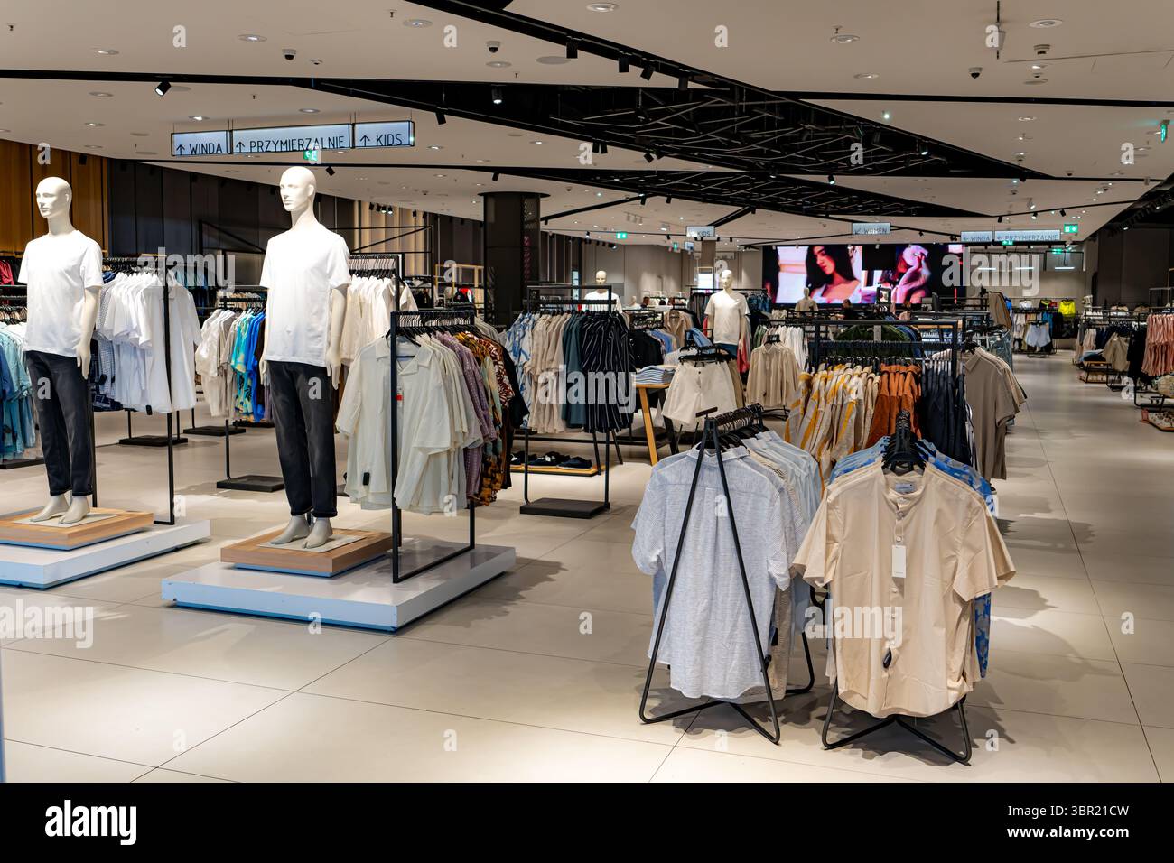 Clothing storeinterior hi-res stock photography and images - Alamy