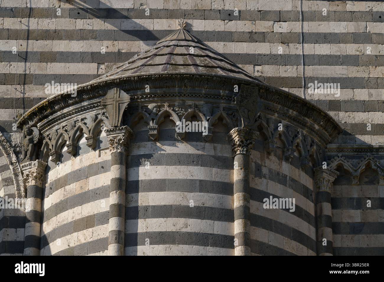 Striped stonework hi-res stock photography and images - Alamy