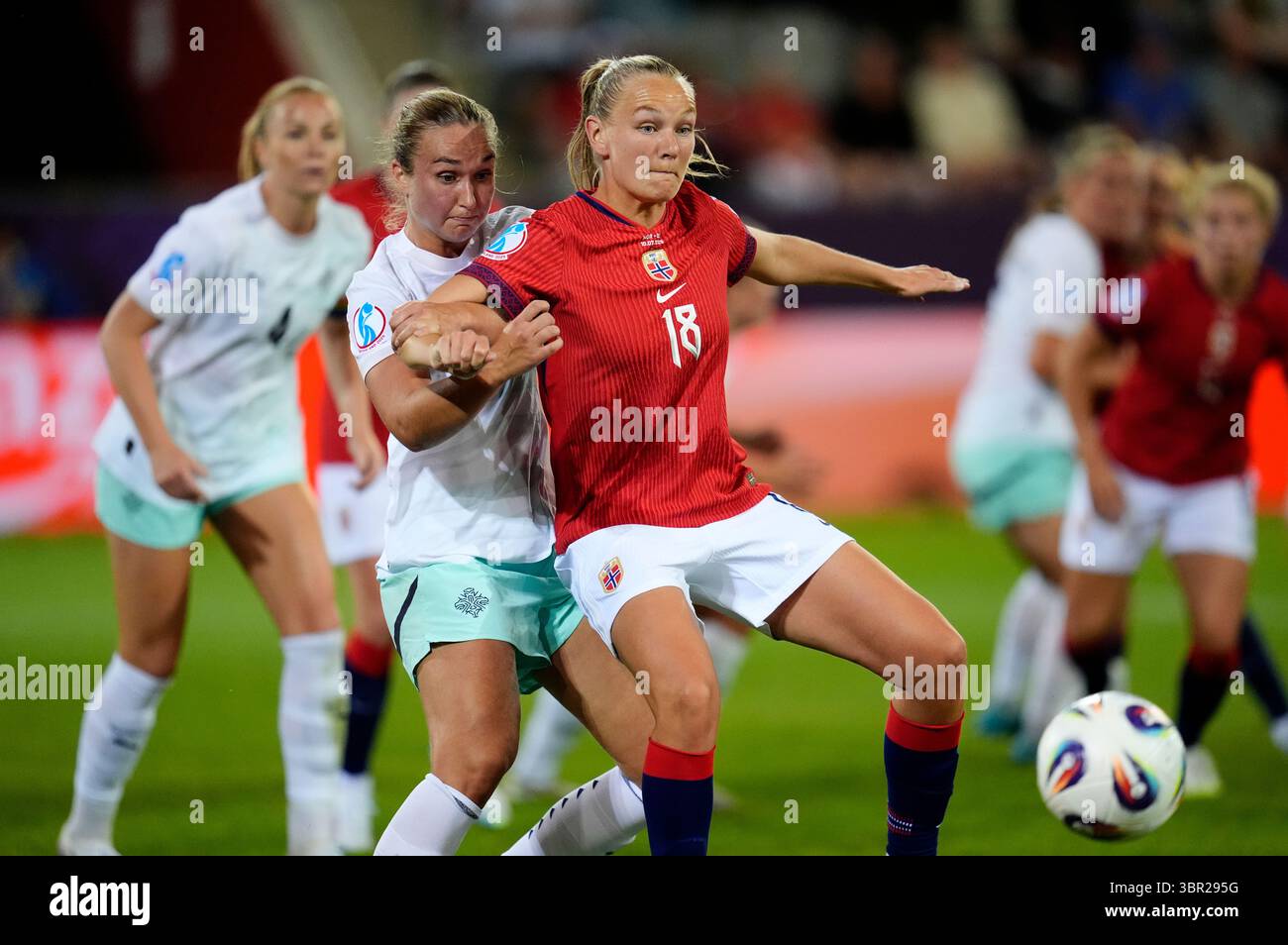 Iceland's Alexandra Johannsdottir (left) and Norway's Frida Maanum ...