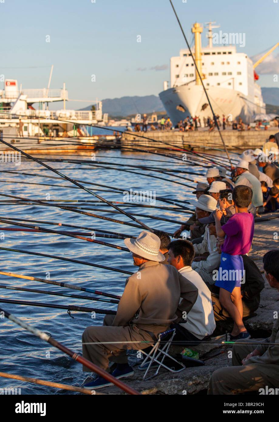 North korean fisherman japan hi-res stock photography and images - Alamy