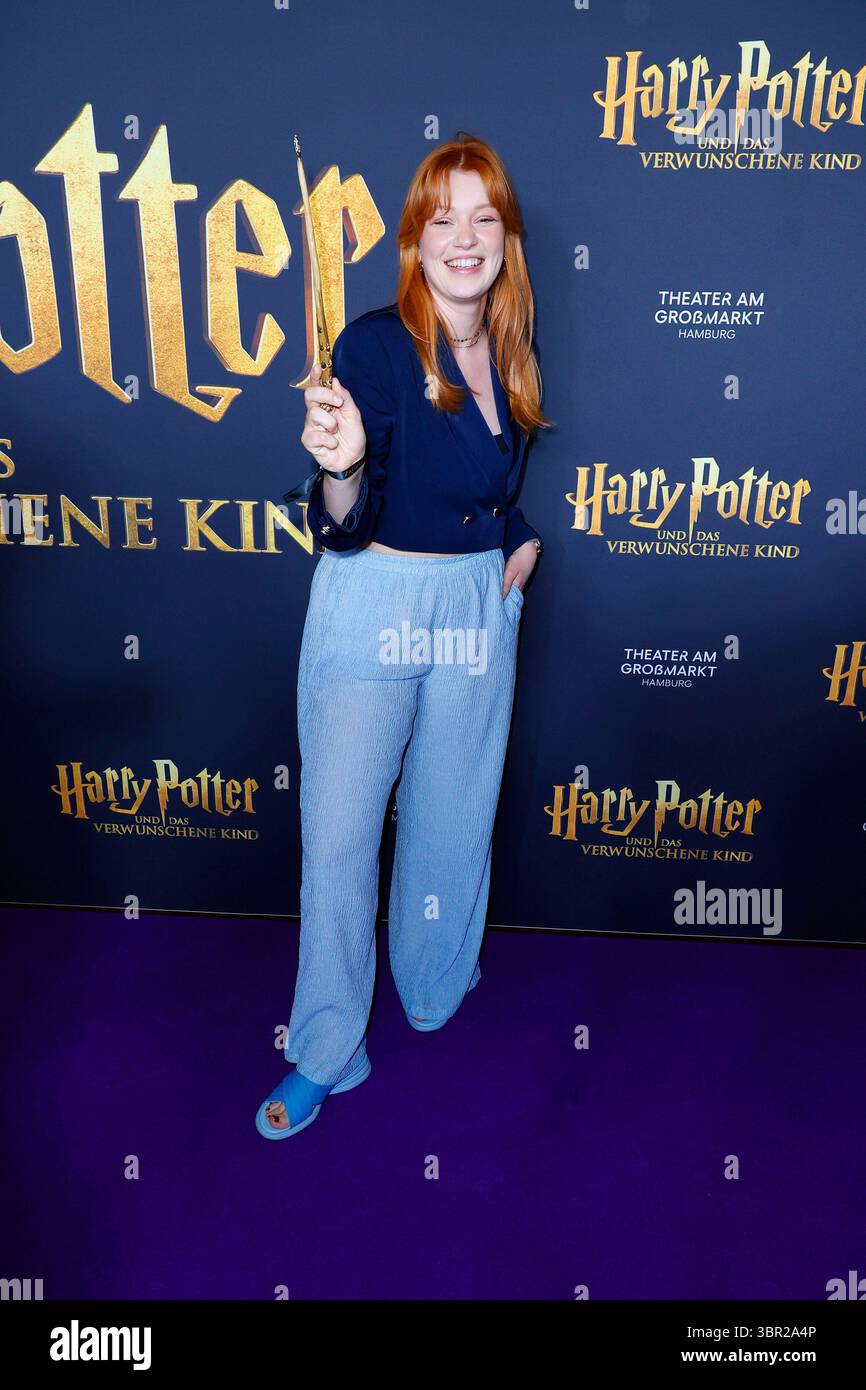 Lilly Charlotte Dreesen beim 10 Jahre Jubilaeums Event vom „Harry ...