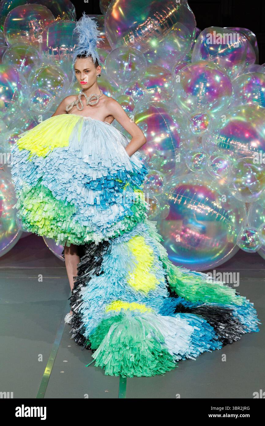 Paris, Frankreich. 10th July, 2025. GERMANIER Haute Couture Fall/Winter ...