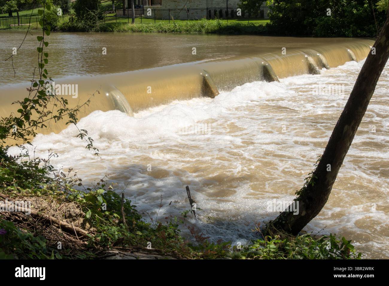 Texas 2025 muddy flood water released from flood control dam upstream ...