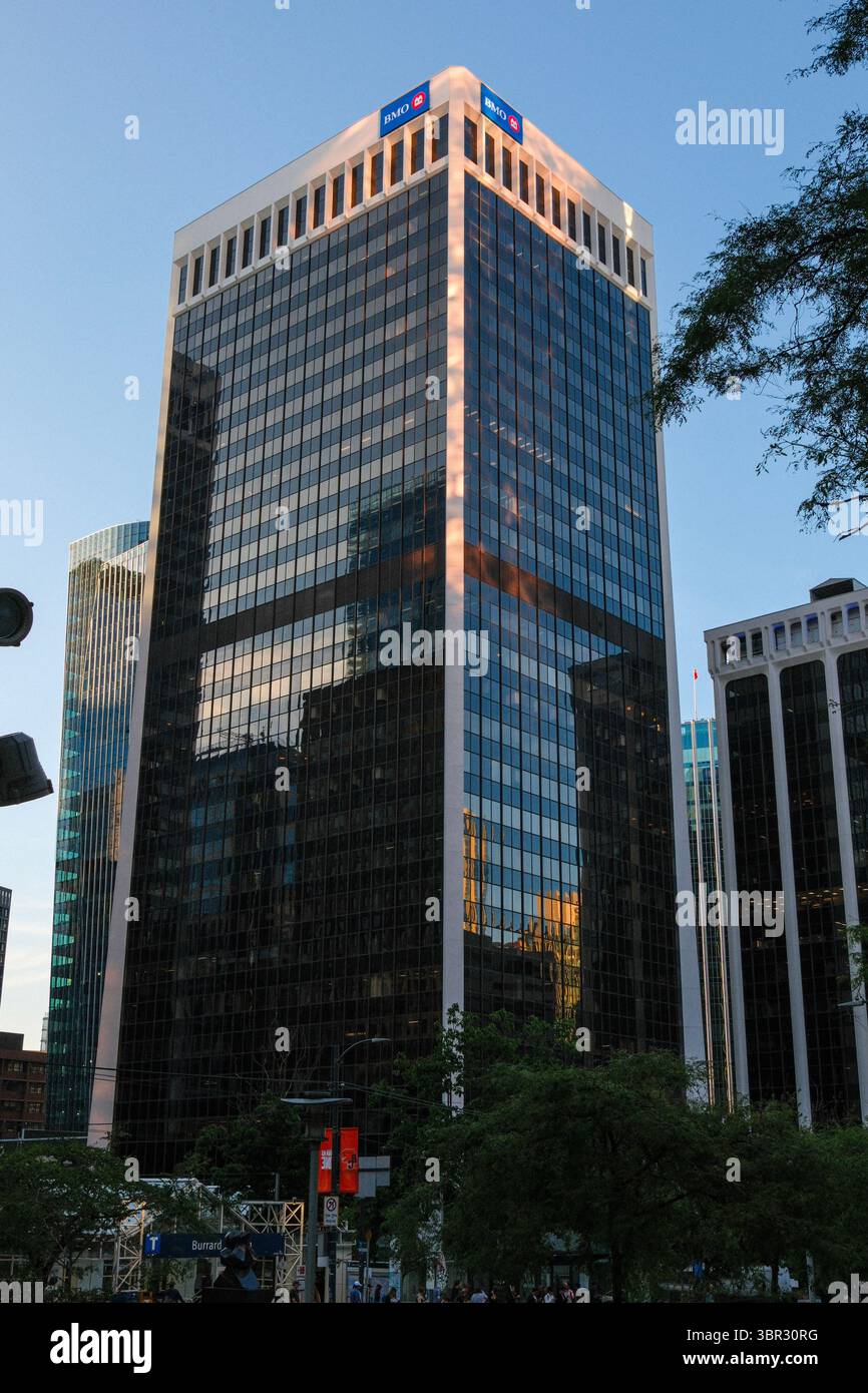 The Bentall Centre & BMO building along Burrard Street in downtown ...