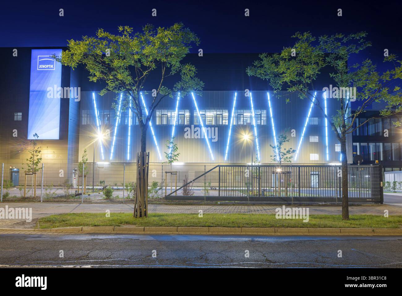The Dresden factory is Jenoptik's most modern production facility. The ...