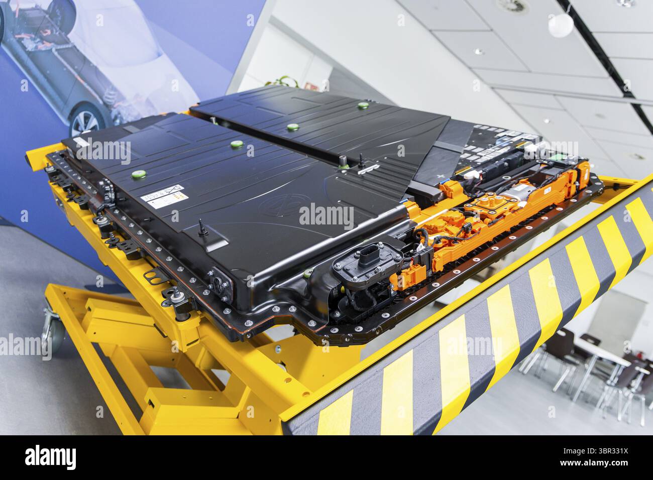 Mercedes-Benz subsidiary ACCUMOTIVE is setting a major milestone in ...