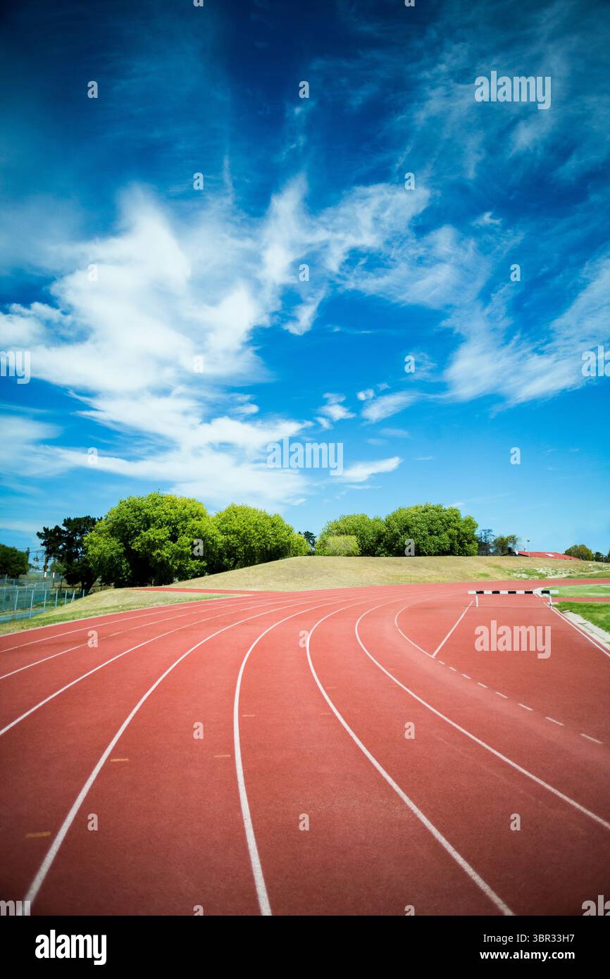 Sunny weather and athletics hi-res stock photography and images - Alamy