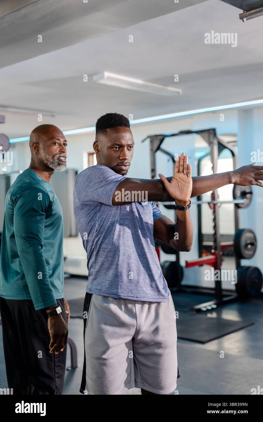 Free weight stations hi-res stock photography and images - Alamy