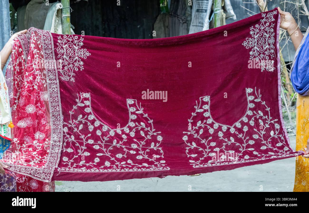 Traditional dress beadwork hi-res stock photography and images - Alamy