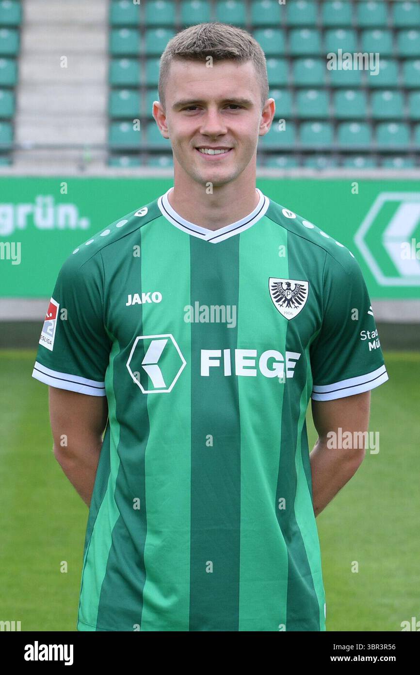 SC Preussen Muenster; 2. BL, Portraettermin 2025/2026 Jano ter Horst ...