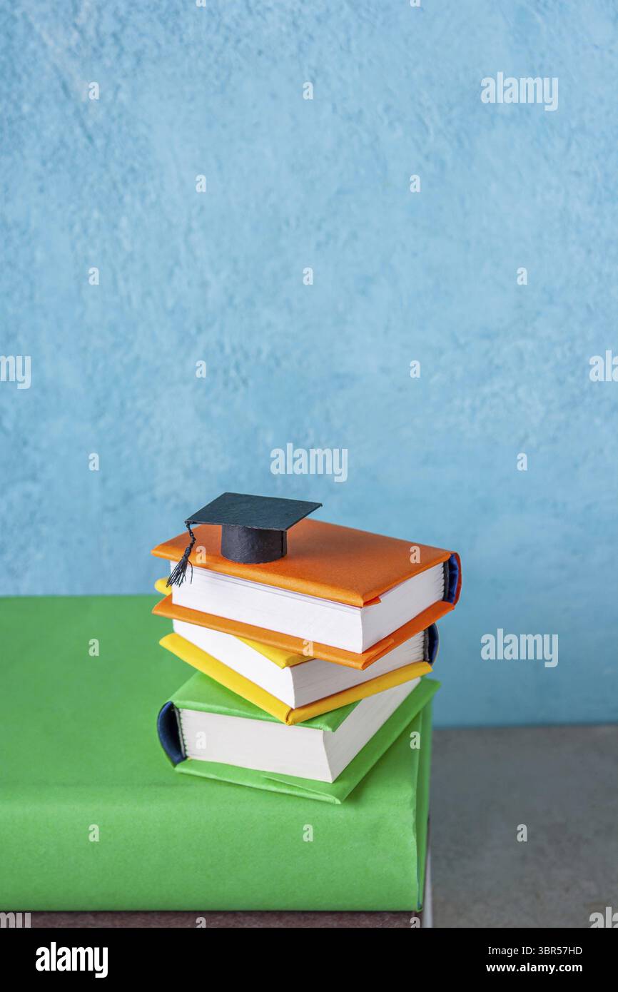 Student book paper cut hi-res stock photography and images - Alamy