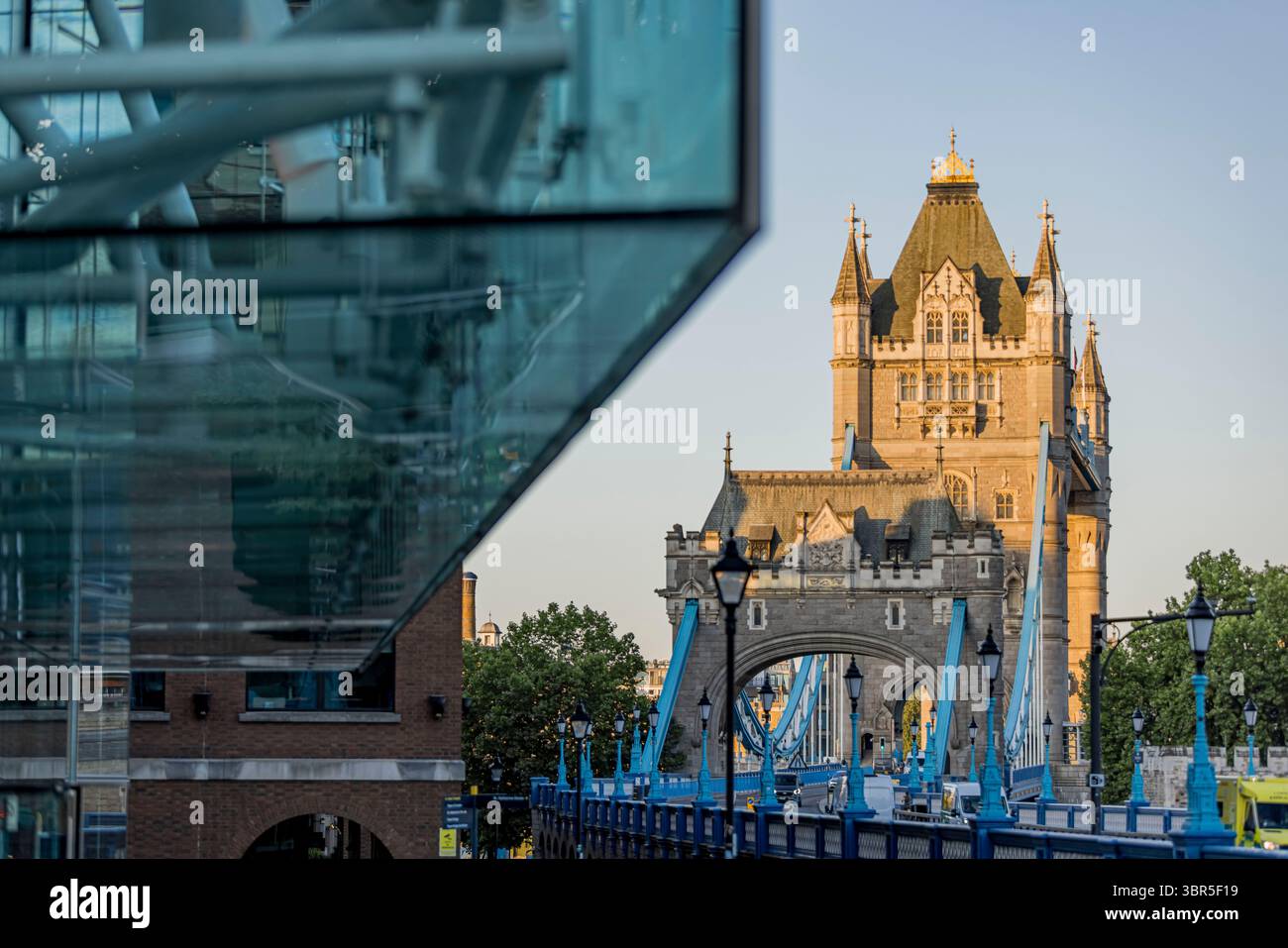 Tower Bridge @ dawn, London, England, UK Stock Photo - Alamy