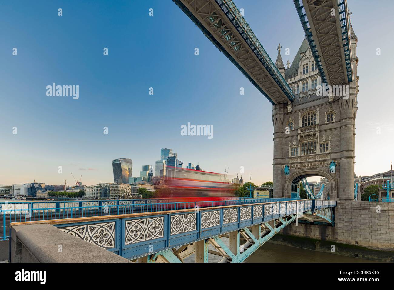 Tower Bridge @ dawn, London, England, UK Stock Photo - Alamy
