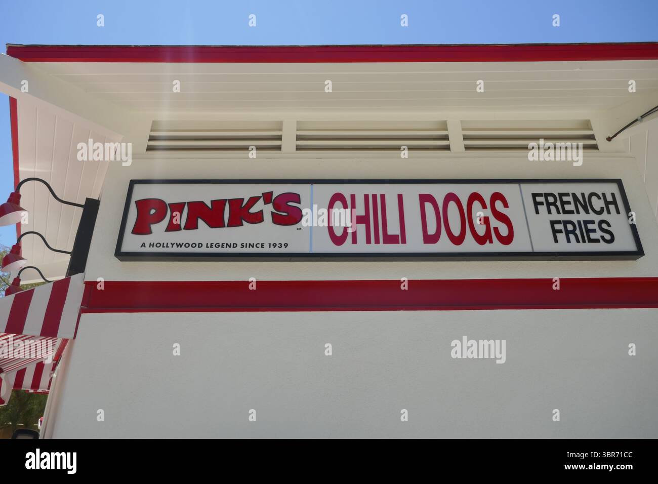 Los Angeles, California, USA 9th July 2025 Pinks Hot Dogs at LA Zoo on ...