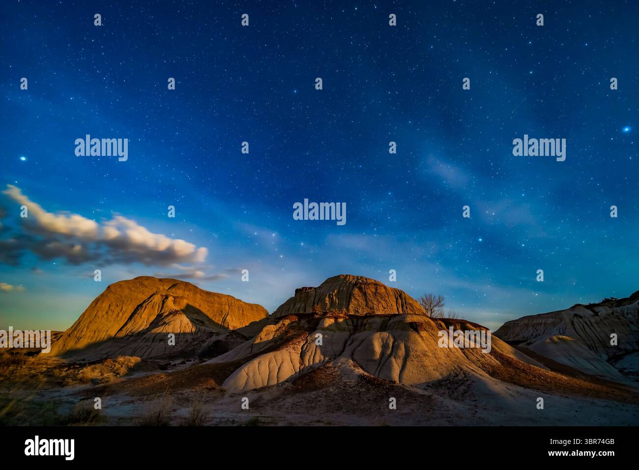 Time lapse moon stars setting hi-res stock photography and images - Alamy