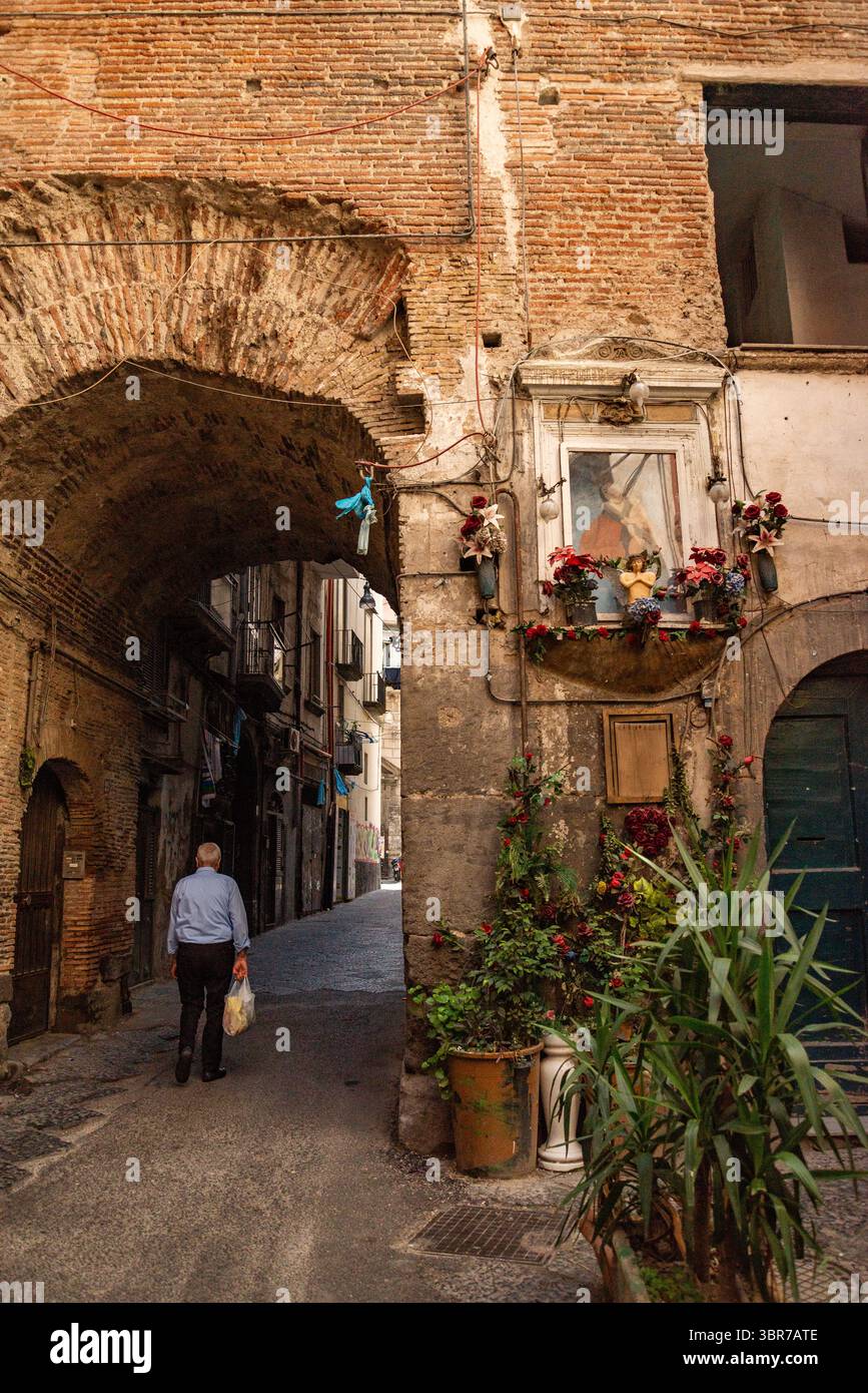 Naples, a journey through the beautiful historic center, a World ...