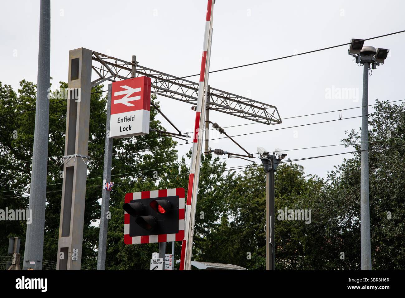 Level crossing uk hi-res stock photography and images - Alamy