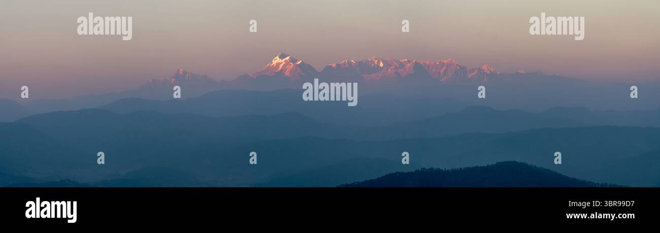 Himalayan mountains from the air india hi-res stock photography and ...
