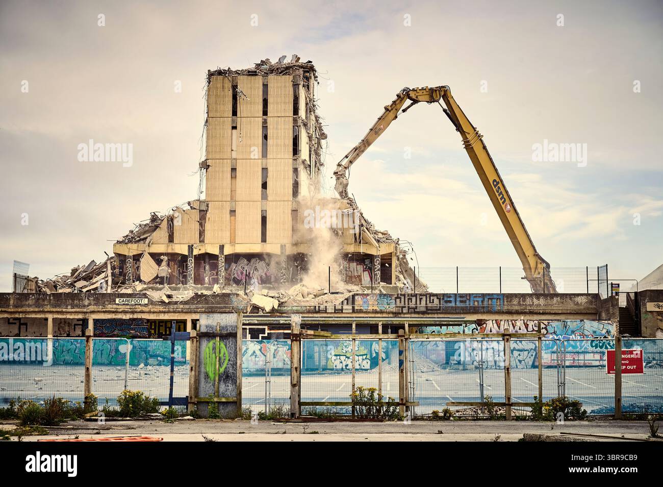The demolition of the former police headquarters in Bonny Street ...