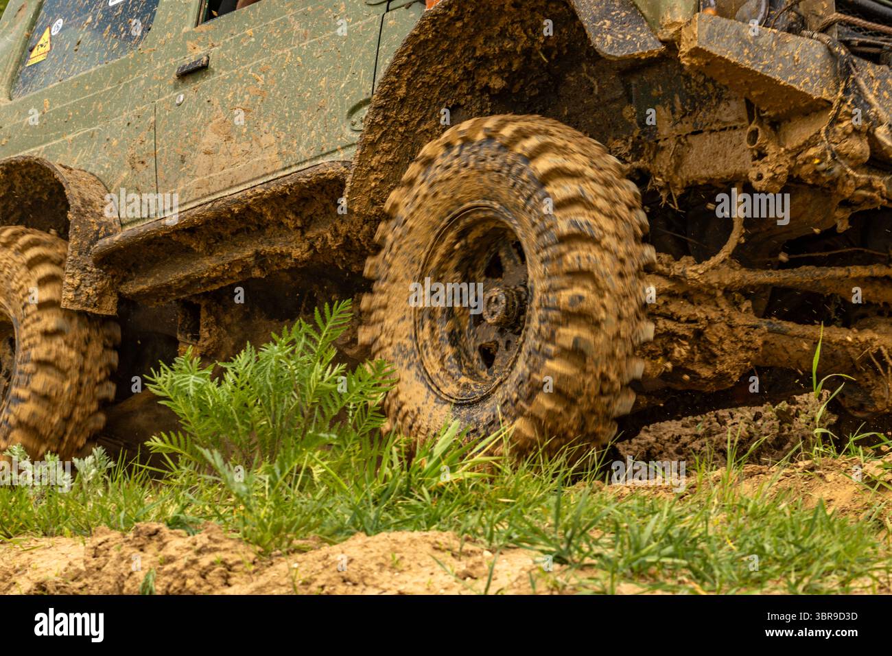 Off-road vehicle in difficult terrain, off-road car rally, off-road car races Stock Photo - Alamy