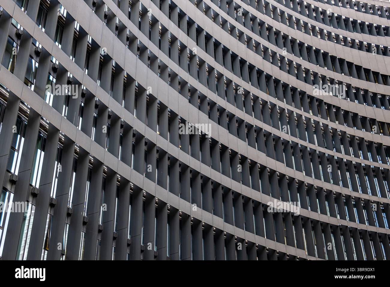 Vertical visuality hi-res stock photography and images - Alamy