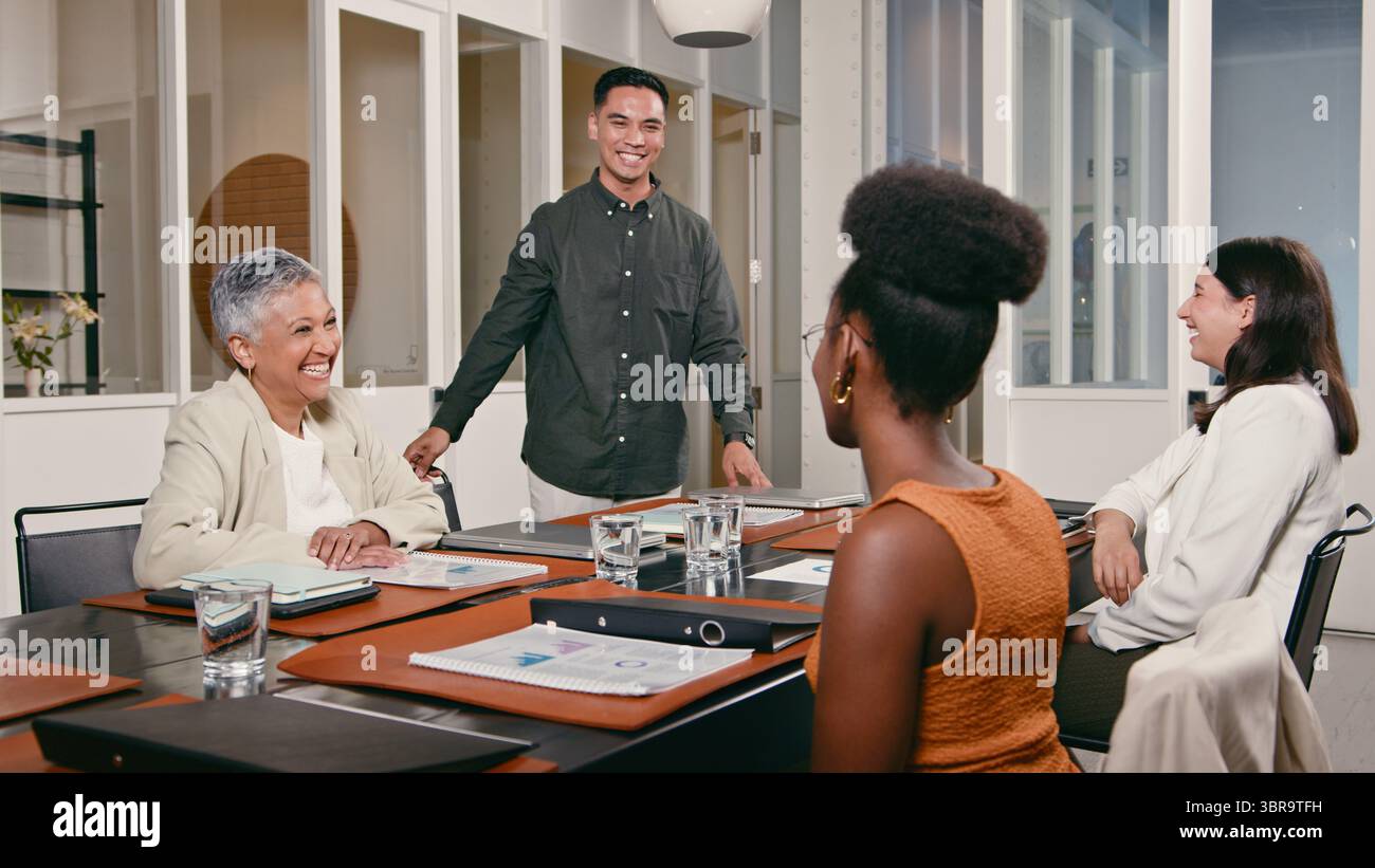 Business setting featuring group hi-res stock photography and images ...