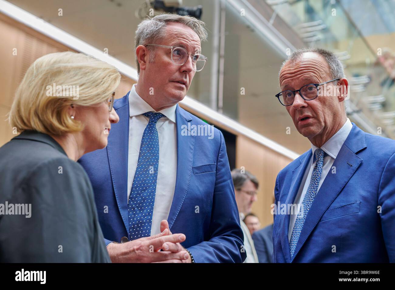 Friedrich Merz im Bundesrat Anke Rehlinger Alexander Schweizer EUR ...