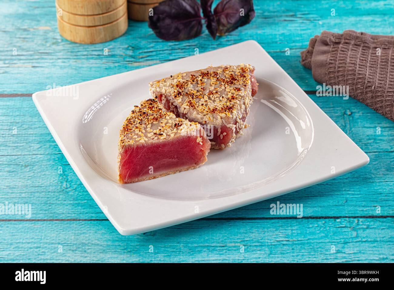 Japanese Tuna tataki with sesame seeds Stock Photo - Alamy