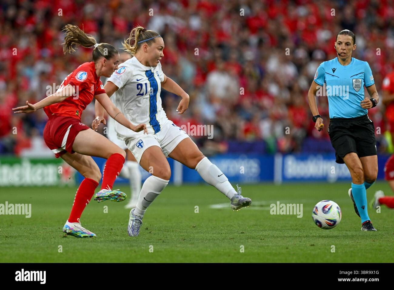 Oona Sevenius (21) of Finland pictured in a duel with Smilla Vallotto ...