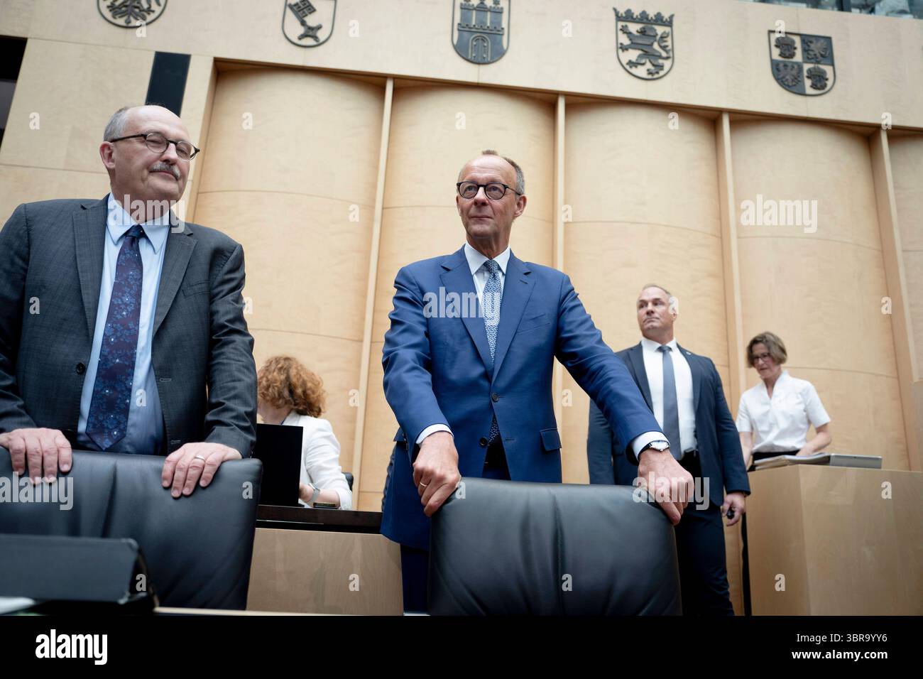 Sitzung, Bundesrat, Bundeskanzler Friedrich Merz, Bundesratspräsidentin ...
