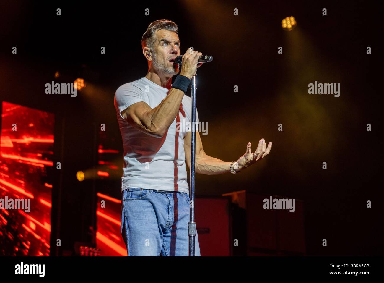 Nick Hexum of 311 at Hard Rock Live on July 6, 2025, in Rockford ...