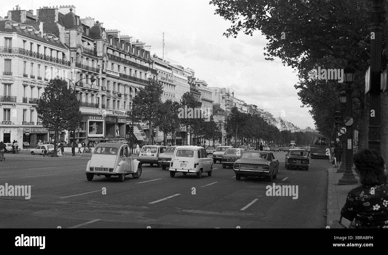 Paris, France - 1974: view of house 150 on Champs-Elysees Stock Photo ...
