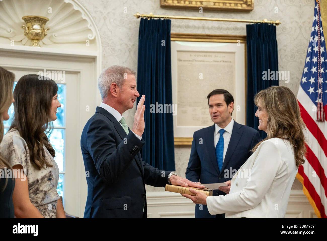 Presidential oath ireland hi-res stock photography and images - Alamy