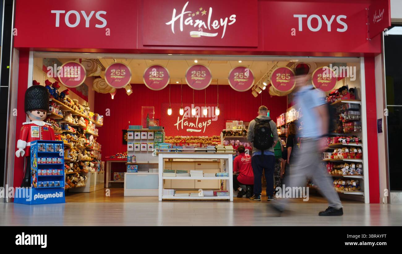 Hamleys london hi-res stock photography and images - Alamy