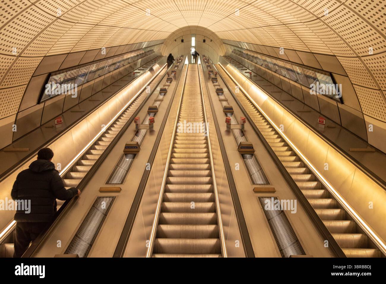 Elizabeth Line at Liverpool Street Station Stock Photo - Alamy