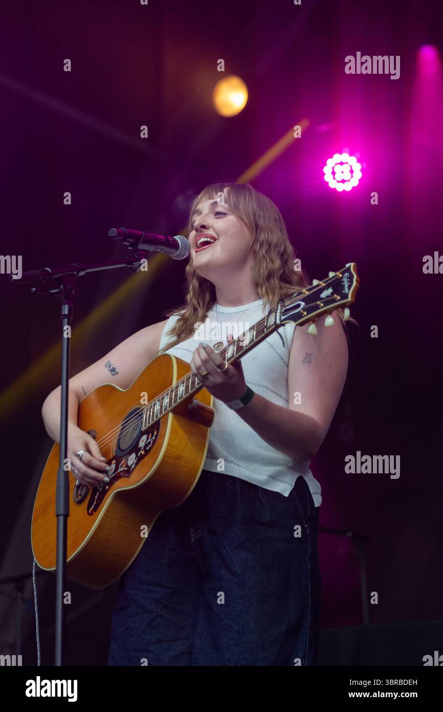 London, UK. July 11, 2025. Irish singer/songwriter Nell Mescal performs ...
