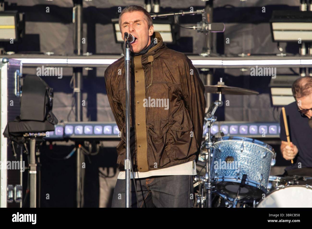 Oasis 25 heaton park hi-res stock photography and images - Alamy
