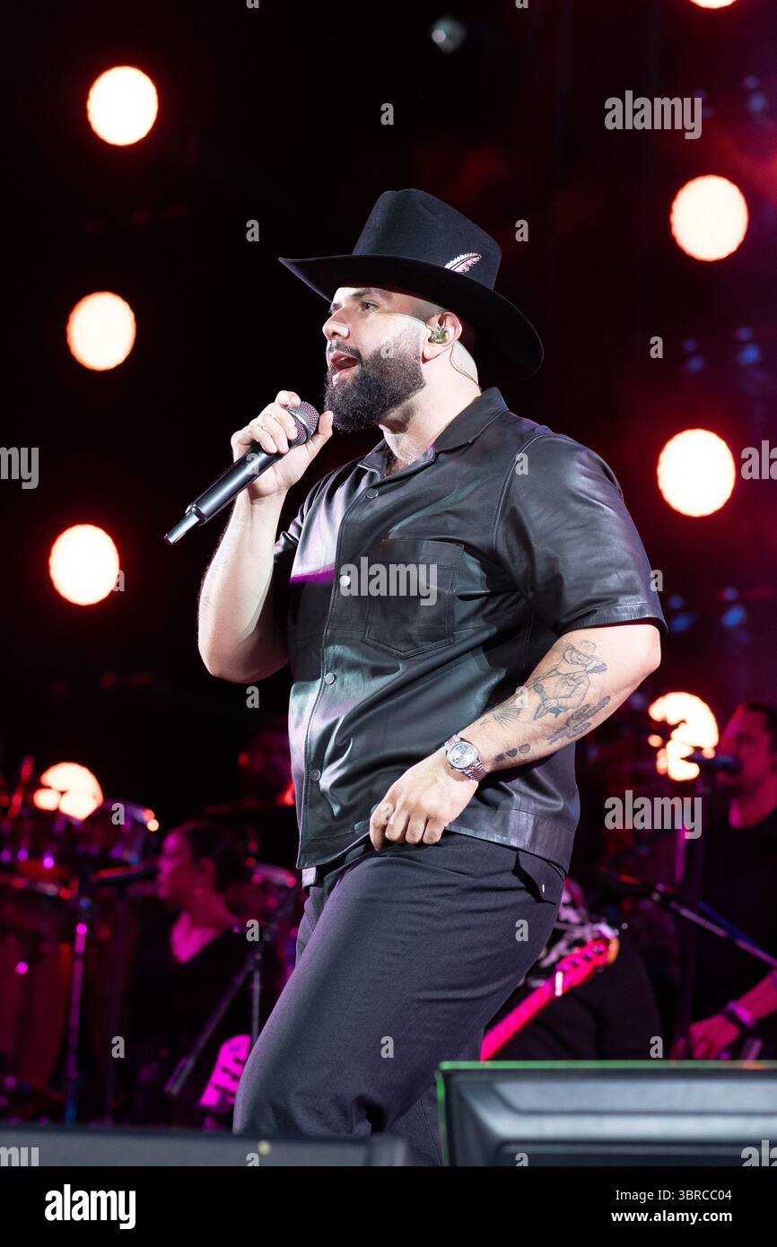 Carin leon concert hi-res stock photography and images - Alamy
