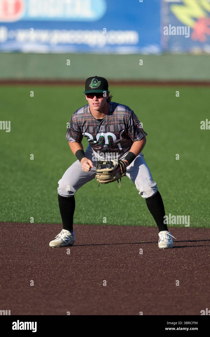 Eugene Emeralds second baseman Quinn McDaniel (1) during an MiLB ...