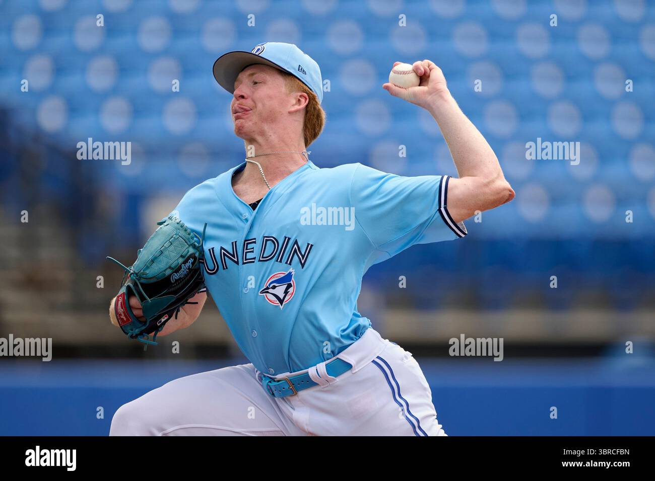 Dunedin Blue Jays pitcher Johnny King (40) delivers a pitch during an ...