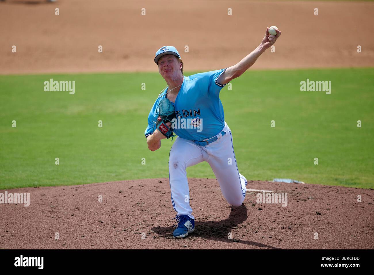 Dunedin Blue Jays pitcher Johnny King (40) delivers a pitch during an ...