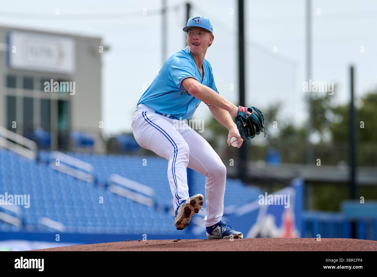Dunedin Blue Jays pitcher Johnny King (40) delivers a pitch during an ...