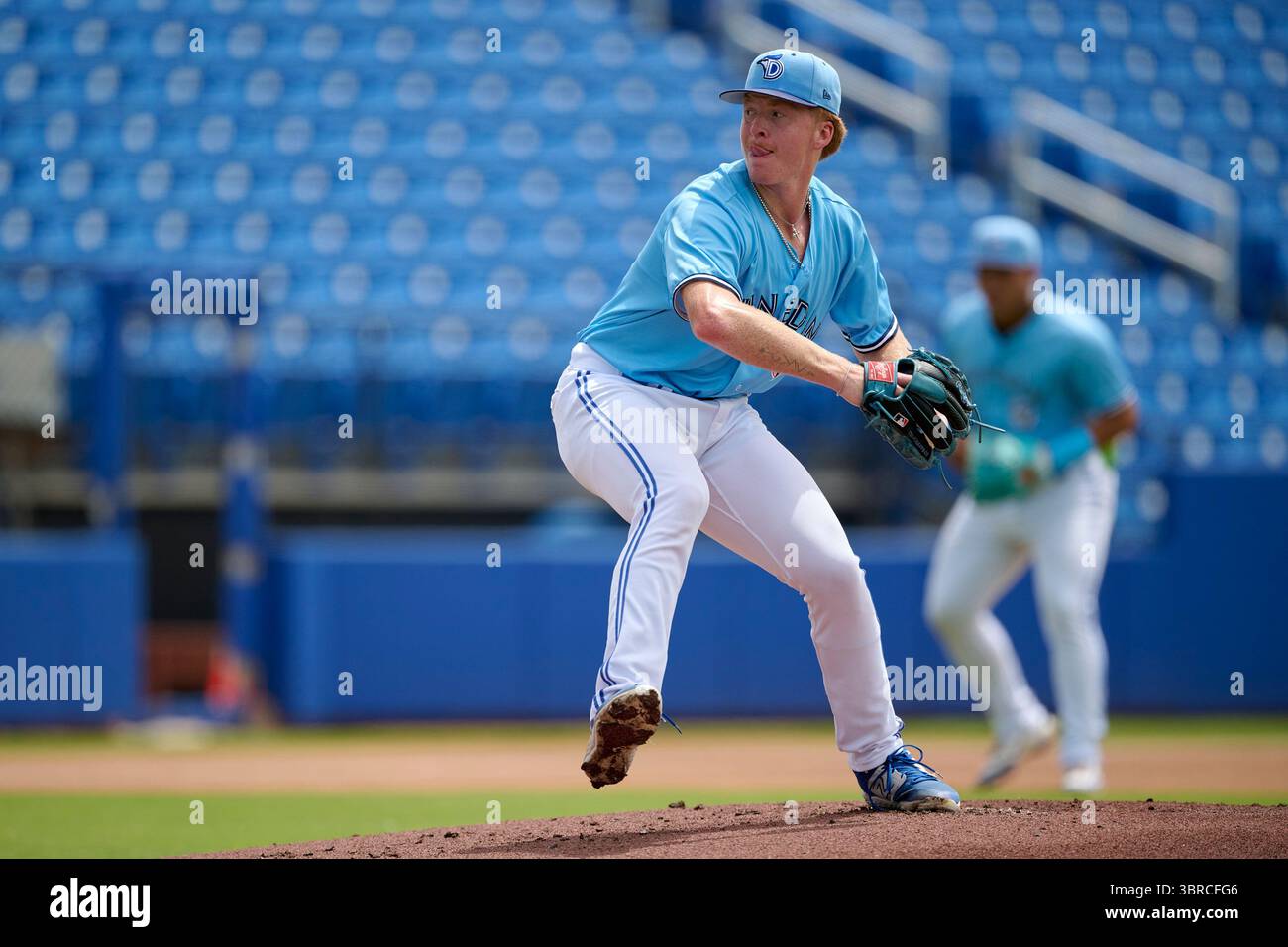Dunedin Blue Jays pitcher Johnny King (40) delivers a pitch during an ...