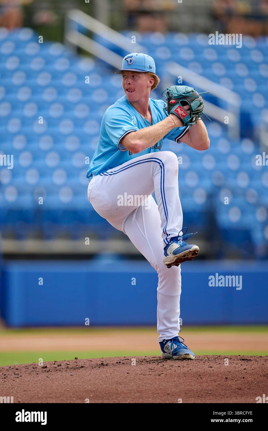 Dunedin Blue Jays pitcher Johnny King (40) delivers a pitch during an ...