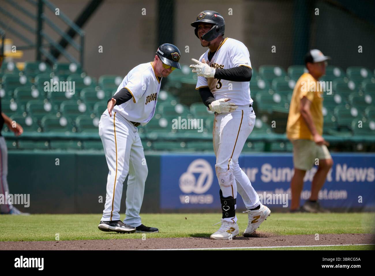 Bradenton Marauders Eddy Rodriguez (3) celebrates with coach Justin ...