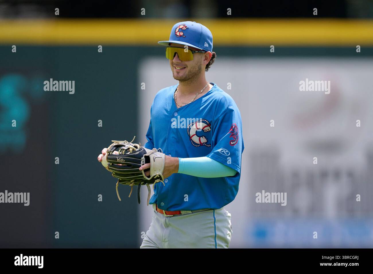 Clearwater Threshers Nikau Pouaka-Grego (38) warms up before an MiLB ...