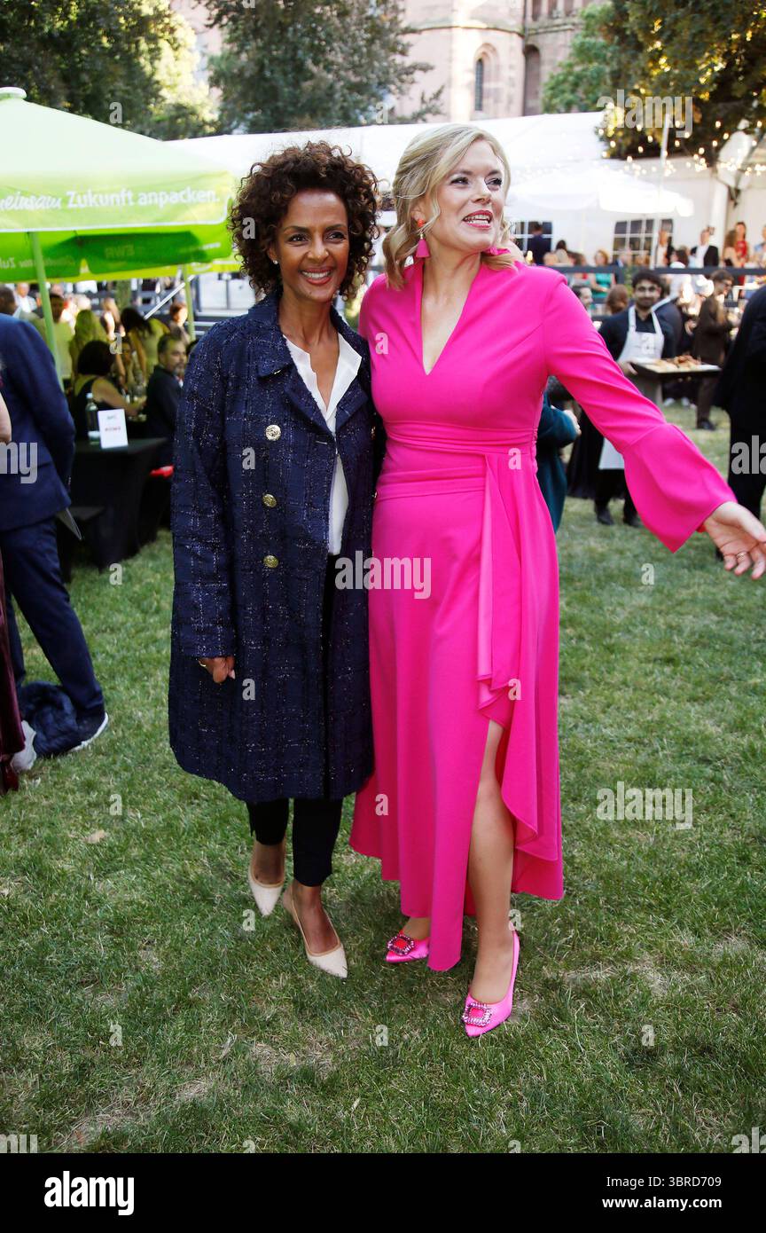 Dennenesch Zoude und Julia Klöckner bei der Premiere des Stücks See aus ...