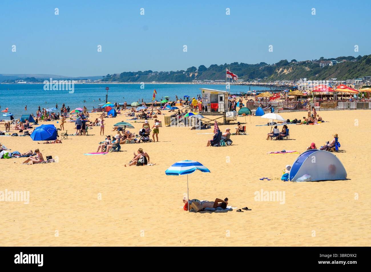 Heatwave, Bournemouth, July, 2025. People on the beach Stock Photo - Alamy