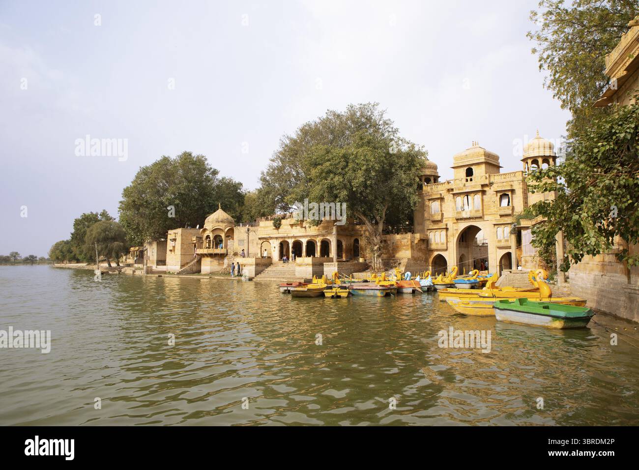 Gadi Sagar Temple at Gadisar Lake, Jaisalmer, Rajasthan, India Stock ...